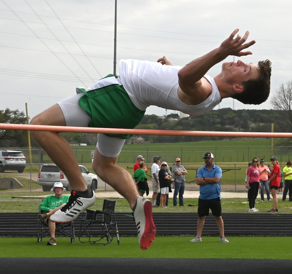 SPRINTING TOWARD DISTRICT – Brett Voss' Sports Buzz